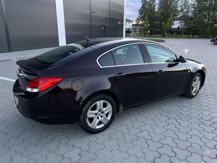Brūns Opel Insignia 2011 Viļņa, ar dzinēja tilpumu 1.80 L un nobraukumu 136 tūkst. km par 2200 €, foto 6 vietnē AUTOMOTO.COM.LV