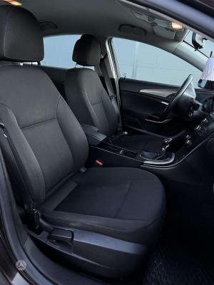 Brūns Opel Insignia 2011 Viļņa, ar dzinēja tilpumu 1.80 L un nobraukumu 136 tūkst. km par 2200 €, foto 17 vietnē AUTOMOTO.COM.LV