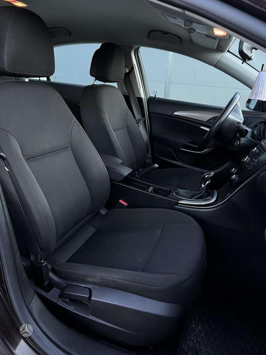 Brūns Opel Insignia 2011 Viļņa, ar dzinēja tilpumu 1.80 L un nobraukumu 136 tūkst. km par 2200 €, foto 17 vietnē AUTOMOTO.COM.LV