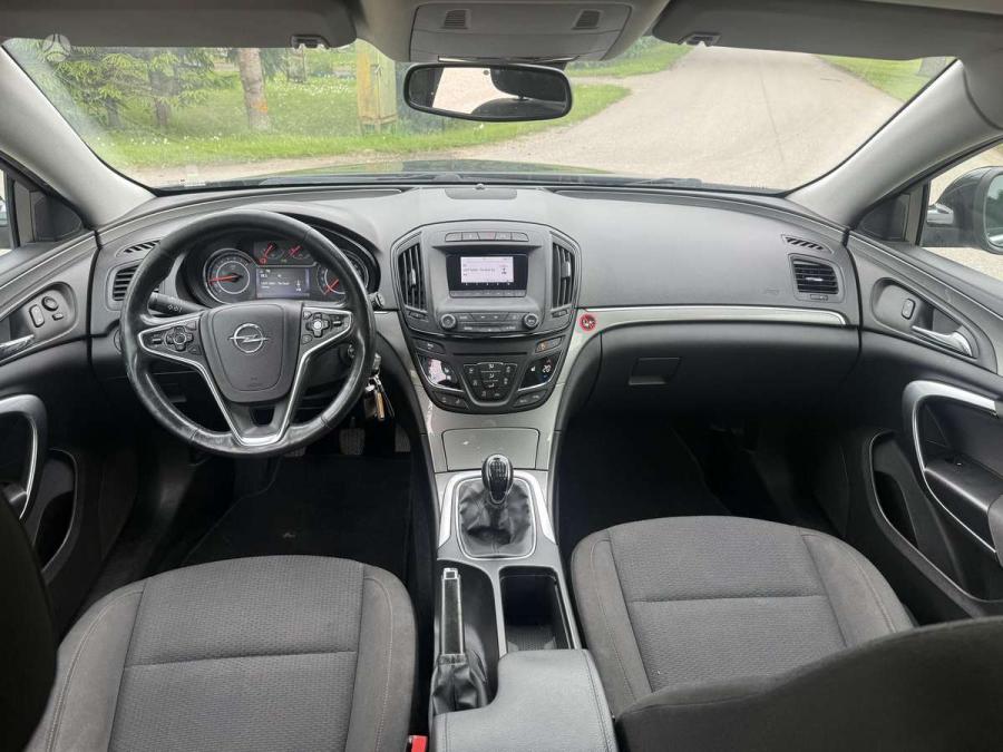 Brown Opel Insignia 2014 in Ukmerge, with an engine capacity of 1.60 L and mileage of 221 thousand km for 4600 €, photo 9 on AUTOMOTO.COM.LV