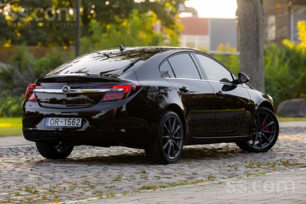 Brown Opel Insignia 2015 in Jelgava, with an engine capacity of 2.00 L and mileage of 0 thousand km for 5990 €, photo 3 on AUTOMOTO.COM.LV