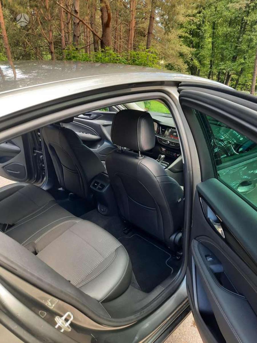 Brown Opel Insignia 2018 in Ignalina, with an engine capacity of 1.60 L and mileage of 224 thousand km for 9200 €, photo 10 on AUTOMOTO.COM.LV