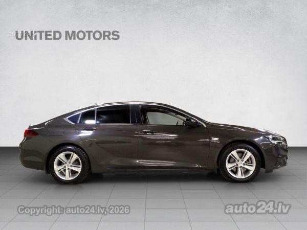 Brown Opel Insignia 2020 in Tallinn, with an engine capacity of 1.50 L and mileage of 123 thousand km for 14990 €, photo 11 on AUTOMOTO.COM.LV