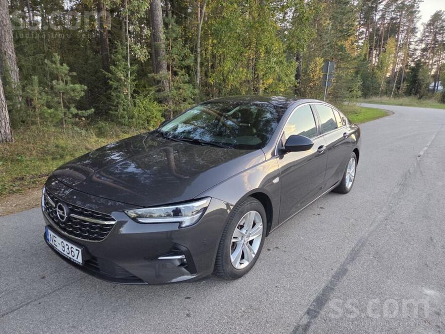 Brown Opel Insignia 2022 in Riga, with an engine capacity of 2.00 L and mileage of 115 thousand km for 15500 €, photo 1 on AUTOMOTO.COM.LV