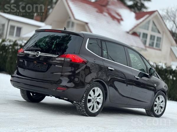 Brown Opel Insignia 2012 in Jurmala, with an engine capacity of 2.00 L and mileage of 0 thousand km for 6190 €, photo 3 on AUTOMOTO.COM.LV