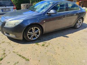 Brown Opel Insignia 2009 in Prienai, with an engine capacity of 1.96 L and mileage of 365 thousand km for 1200 €, photo 6 on AUTOMOTO.COM.LV