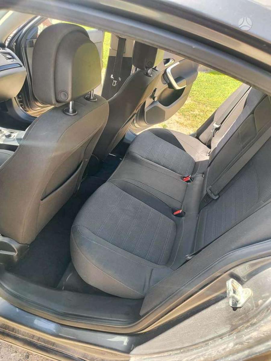 Brown Opel Insignia 2009 in Prienai, with an engine capacity of 1.96 L and mileage of 365 thousand km for 1200 €, photo 10 on AUTOMOTO.COM.LV