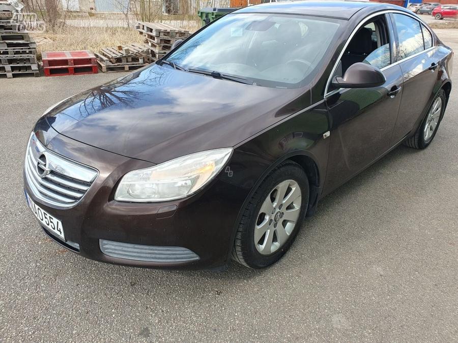Brown Opel Insignia 2011 in Siauliai, with an engine capacity of 1.80 L and mileage of 290 thousand km for 2400 €, photo 4 on AUTOMOTO.COM.LV