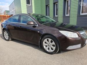 Brown Opel Insignia 2011 in Siauliai, with an engine capacity of 1.80 L and mileage of 290 thousand km for 2400 €, photo 7 on AUTOMOTO.COM.LV