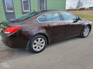 Brown Opel Insignia 2011 in Siauliai, with an engine capacity of 1.80 L and mileage of 290 thousand km for 2400 €, photo 8 on AUTOMOTO.COM.LV