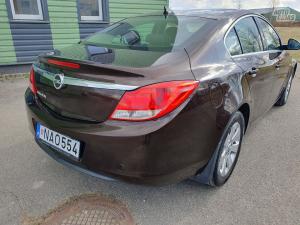 Brown Opel Insignia 2011 in Siauliai, with an engine capacity of 1.80 L and mileage of 290 thousand km for 2400 €, photo 9 on AUTOMOTO.COM.LV