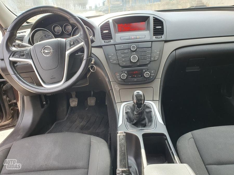 Brown Opel Insignia 2011 in Siauliai, with an engine capacity of 1.80 L and mileage of 290 thousand km for 2400 €, photo 16 on AUTOMOTO.COM.LV