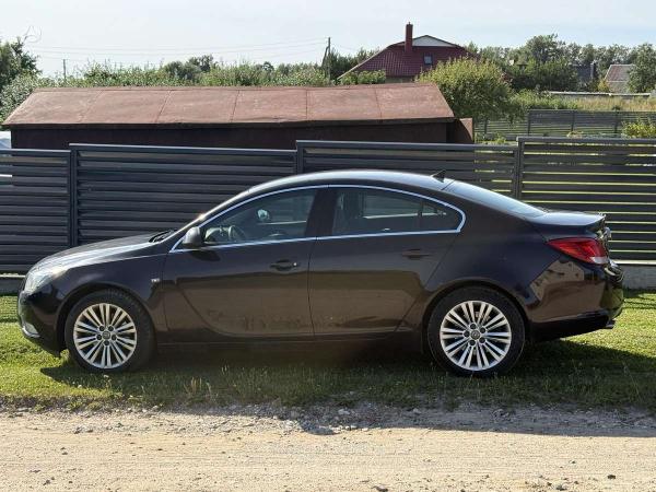 Brown Opel Insignia 2011 in Alytus, with an engine capacity of 1.60 L and mileage of 170 thousand km for 2500 €, photo 4 on AUTOMOTO.COM.LV