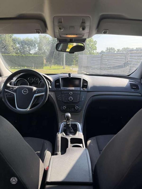Brown Opel Insignia 2011 in Alytus, with an engine capacity of 1.60 L and mileage of 170 thousand km for 2500 €, photo 8 on AUTOMOTO.COM.LV