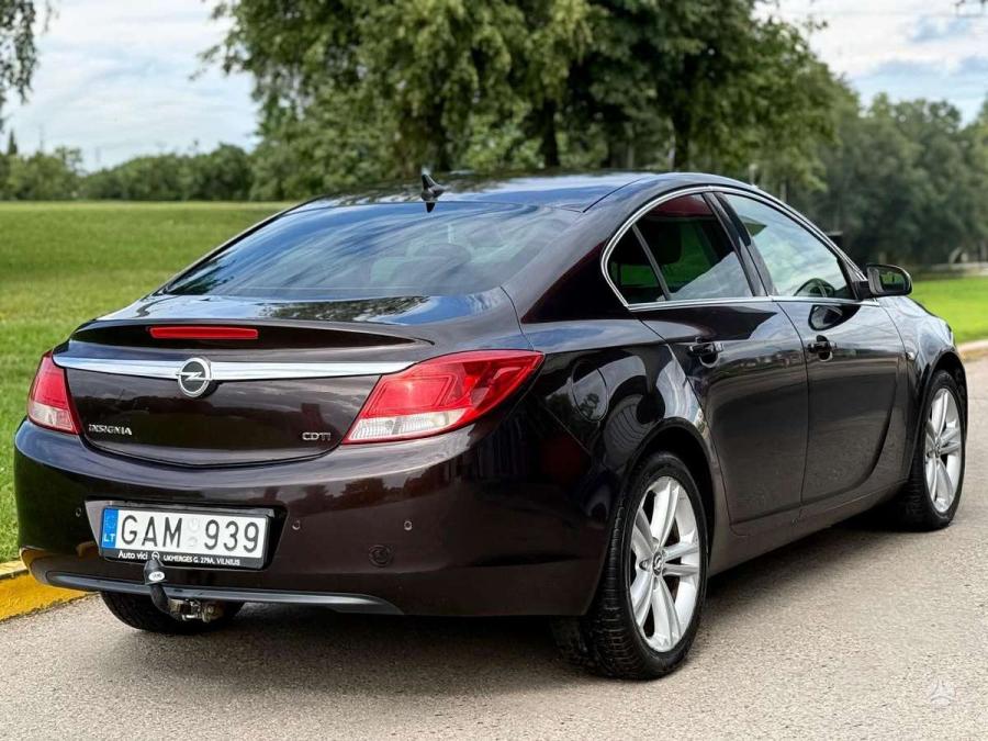 Brown Opel Insignia 2012 in Kaunas, with an engine capacity of 2.00 L and mileage of 293 thousand km for 4000 €, photo 4 on AUTOMOTO.COM.LV