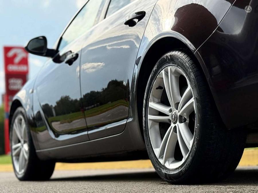 Brown Opel Insignia 2012 in Kaunas, with an engine capacity of 2.00 L and mileage of 293 thousand km for 4000 €, photo 7 on AUTOMOTO.COM.LV