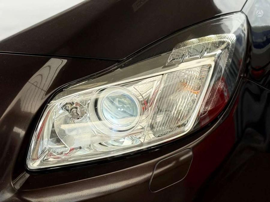Brown Opel Insignia 2012 in Kaunas, with an engine capacity of 2.00 L and mileage of 293 thousand km for 4000 €, photo 8 on AUTOMOTO.COM.LV