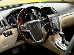 Brown Opel Insignia 2012 in Kaunas, with an engine capacity of 2.00 L and mileage of 293 thousand km for 4000 €, photo 9 on AUTOMOTO.COM.LV