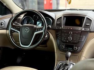 Brown Opel Insignia 2012 in Kaunas, with an engine capacity of 2.00 L and mileage of 293 thousand km for 4000 €, photo 10 on AUTOMOTO.COM.LV