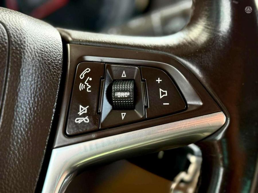 Brown Opel Insignia 2012 in Kaunas, with an engine capacity of 2.00 L and mileage of 293 thousand km for 4000 €, photo 18 on AUTOMOTO.COM.LV