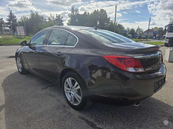 Brown Opel Insignia 2012 in Marijampole, with an engine capacity of 1.96 L and mileage of 193 thousand km for 4500 €, photo 7 on AUTOMOTO.COM.LV