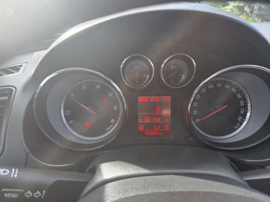 Brown Opel Insignia 2012 in Marijampole, with an engine capacity of 1.96 L and mileage of 193 thousand km for 4500 €, photo 18 on AUTOMOTO.COM.LV