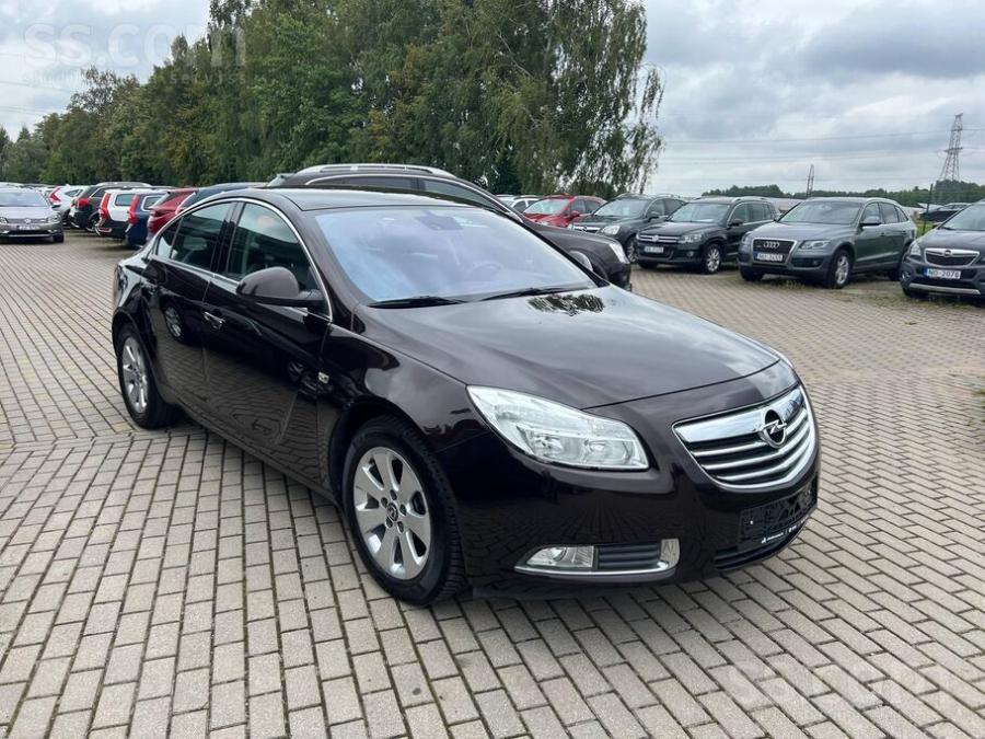 Brown Opel Insignia 2013 in Talsi, with an engine capacity of 2.00 L and mileage of 186 thousand km for 7470 €, photo 26 on AUTOMOTO.COM.LV