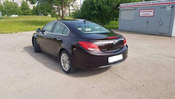 Brown Opel Insignia 2013 in Kaunas, with an engine capacity of 1.96 L and mileage of 241 thousand km for 3500 €, photo 4 on AUTOMOTO.COM.LV