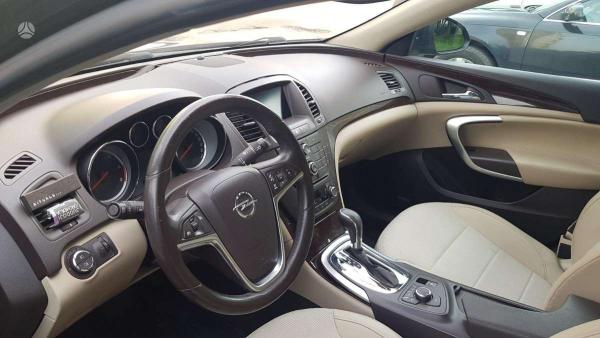 Brown Opel Insignia 2013 in Kaunas, with an engine capacity of 1.96 L and mileage of 241 thousand km for 3500 €, photo 7 on AUTOMOTO.COM.LV
