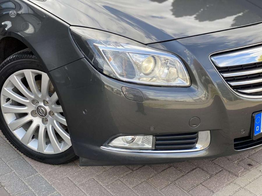 Brown Opel Insignia 2009 in Marijampole, with an engine capacity of 1.96 L and mileage of 278 thousand km for 4350 €, photo 7 on AUTOMOTO.COM.LV