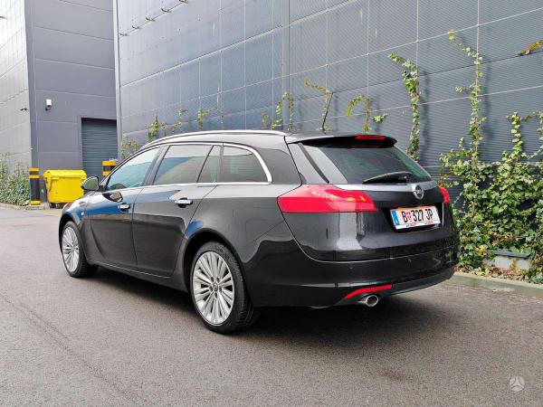 Brown Opel Insignia 2009 in Klaipeda, with an engine capacity of 1.96 L and mileage of 195 thousand km for 3550 €, photo 6 on AUTOMOTO.COM.LV