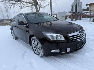 Brown Opel Insignia 2010 in Panevezys, with an engine capacity of 1.96 L and mileage of 228 thousand km for 3650 €, photo 2 on AUTOMOTO.COM.LV