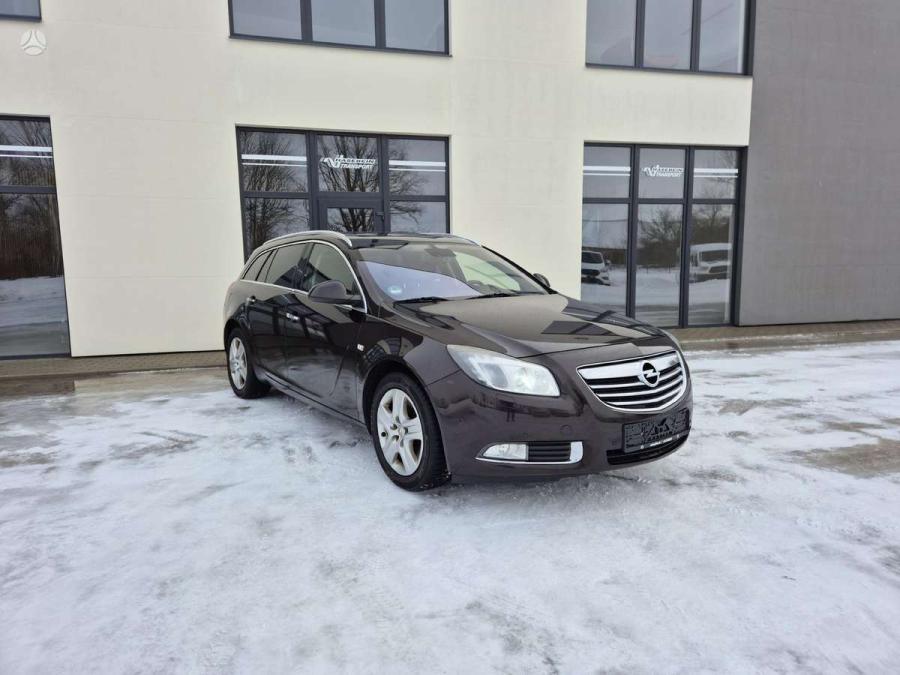 Brown Opel Insignia 2011 in Marijampole, with an engine capacity of 1.96 L and mileage of 240 thousand km for 3000 €, photo 3 on AUTOMOTO.COM.LV