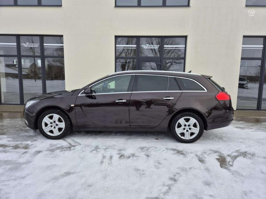 Brown Opel Insignia 2011 in Marijampole, with an engine capacity of 1.96 L and mileage of 240 thousand km for 3000 €, photo 5 on AUTOMOTO.COM.LV