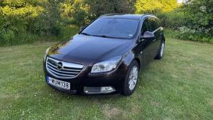 Brown Opel Insignia 2011 in Vilnius, with an engine capacity of 1.96 L and mileage of 197 thousand km for 3600 €, photo  on AUTOMOTO.COM.LV