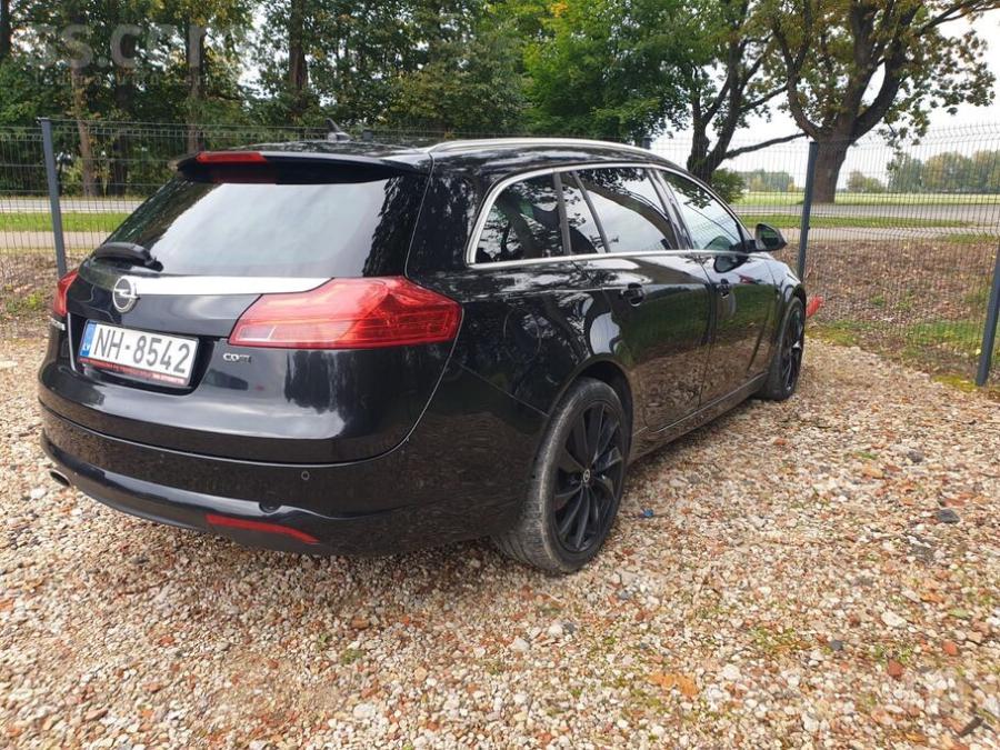Brown Opel Insignia 2011 in Cesis, with an engine capacity of 2.00 L and mileage of 0 thousand km for 4900 €, photo 5 on AUTOMOTO.COM.LV