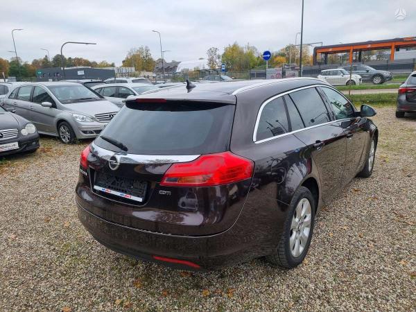 Brown Opel Insignia 2011 in Kaunas, with an engine capacity of 2.00 L and mileage of 250 thousand km for 2300 €, photo 3 on AUTOMOTO.COM.LV