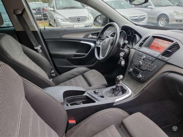 Brown Opel Insignia 2011 in Kaunas, with an engine capacity of 2.00 L and mileage of 250 thousand km for 2300 €, photo 6 on AUTOMOTO.COM.LV