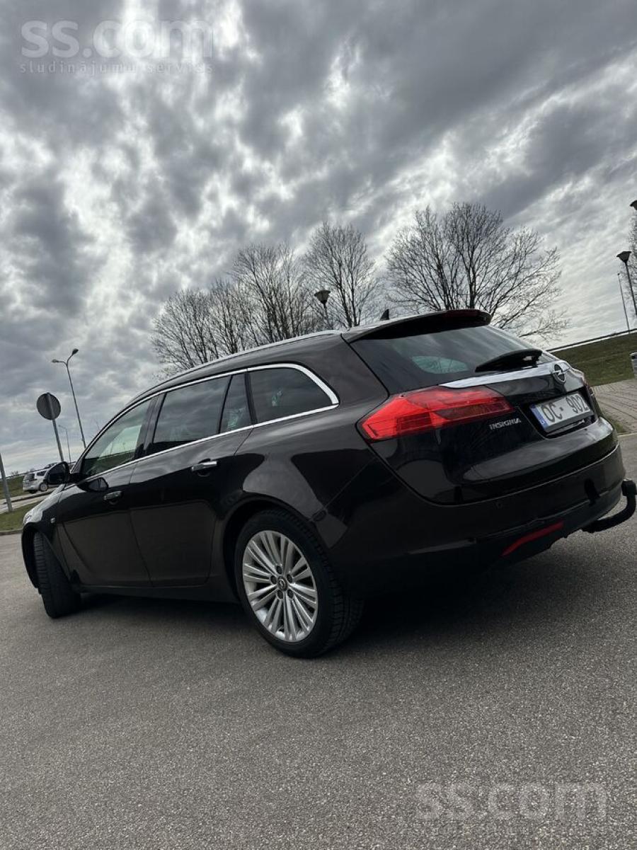Brown Opel Insignia 2012 in Daugavpils, with an engine capacity of 2.00 L and mileage of 283 thousand km for 6290 €, photo 2 on AUTOMOTO.COM.LV