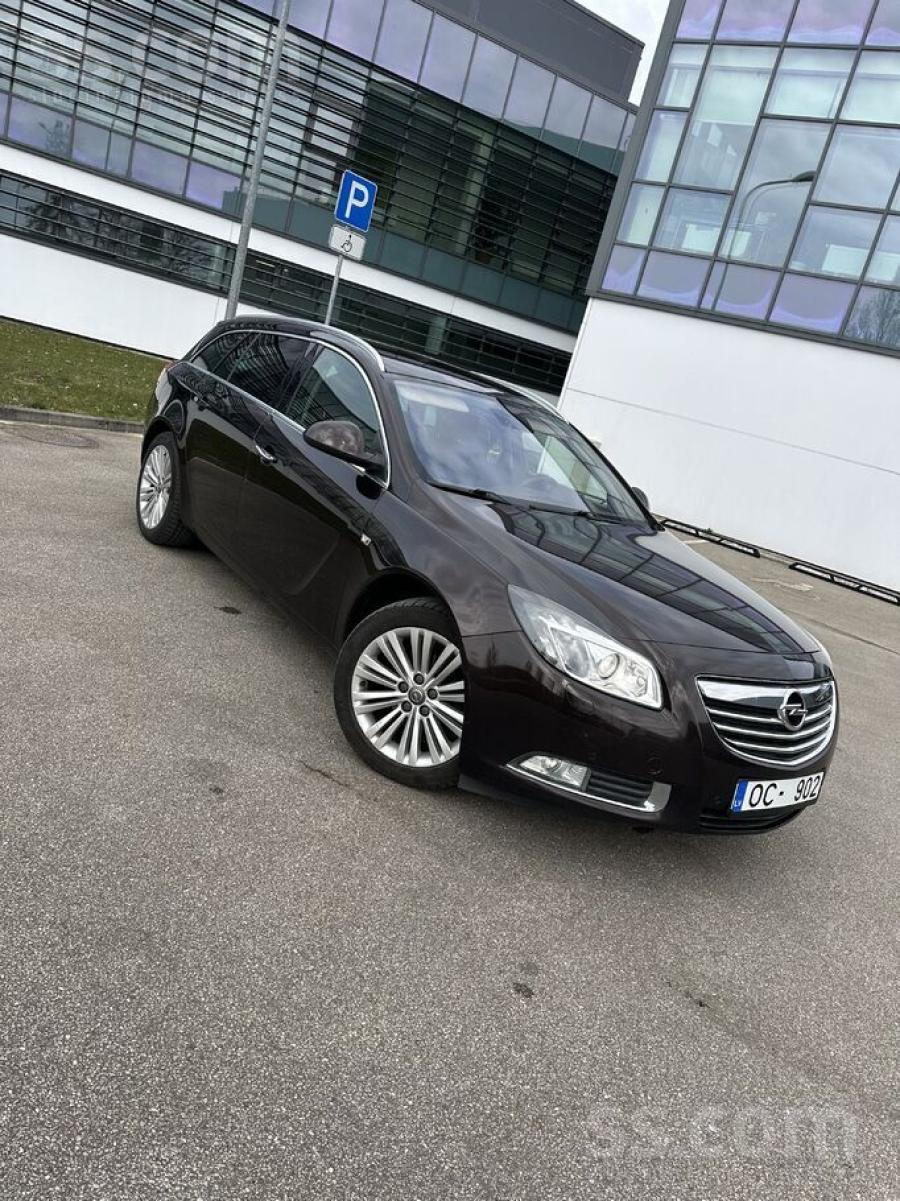 Brown Opel Insignia 2012 in Daugavpils, with an engine capacity of 2.00 L and mileage of 283 thousand km for 6290 €, photo 3 on AUTOMOTO.COM.LV