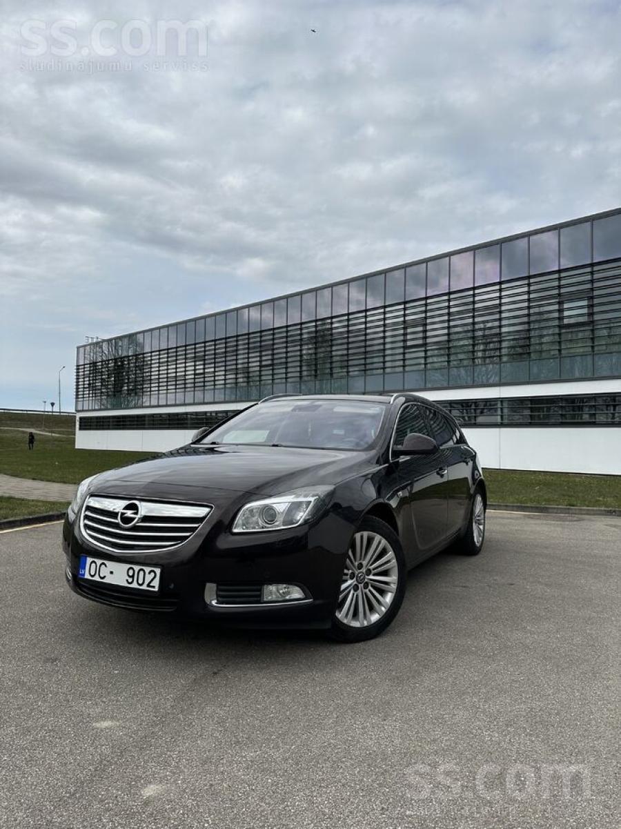 Brown Opel Insignia 2012 in Daugavpils, with an engine capacity of 2.00 L and mileage of 283 thousand km for 6290 €, photo 4 on AUTOMOTO.COM.LV