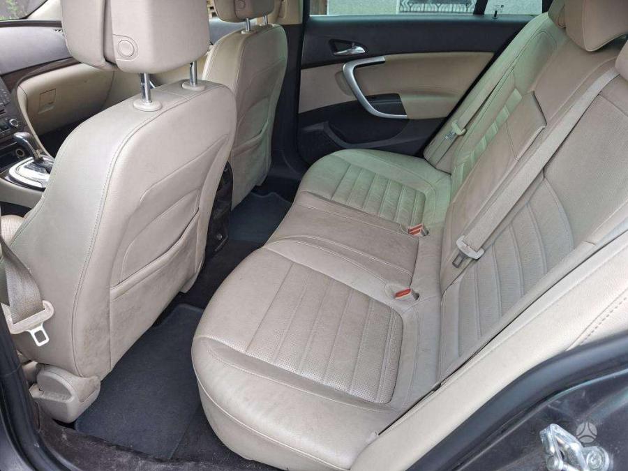 Brown Opel Insignia 2012 in Kaunas, with an engine capacity of 2.00 L and mileage of 183 thousand km for 4250 €, photo 15 on AUTOMOTO.COM.LV