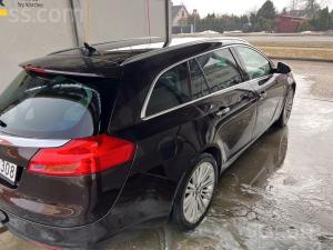 Brown Opel Insignia 2012 in Liepaja, with an engine capacity of 2.00 L and mileage of 340 thousand km for 3250 €, photo 4 on AUTOMOTO.COM.LV