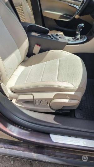 Brūns Opel Insignia 2012 Kauņa, ar dzinēja tilpumu 1.96 L un nobraukumu 275 tūkst. km par 3980 €, foto 24 vietnē AUTOMOTO.COM.LV