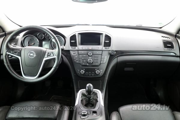 Brown Opel Insignia 2012 in Tallinn, with an engine capacity of 2.00 L and mileage of 333 thousand km for 2499 €, photo 6 on AUTOMOTO.COM.LV