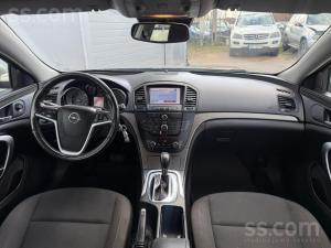 Brown Opel Insignia 2012 in Riga, with an engine capacity of 2.00 L and mileage of 217 thousand km for 2850 €, photo 6 on AUTOMOTO.COM.LV