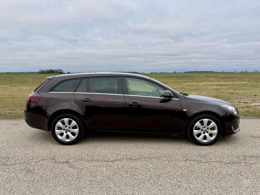 Brown Opel Insignia 2013 in Vilkaviskis, with an engine capacity of 1.96 L and mileage of 162 thousand km for 6900 €, photo 6 on AUTOMOTO.COM.LV