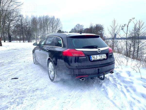 Brown Opel Insignia 2013 in Riga, with an engine capacity of 2.00 L and mileage of 293 thousand km for 6000 €, photo 2 on AUTOMOTO.COM.LV