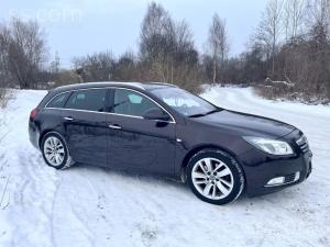 Brown Opel Insignia 2013 in Riga, with an engine capacity of 2.00 L and mileage of 293 thousand km for 6000 €, photo 6 on AUTOMOTO.COM.LV
