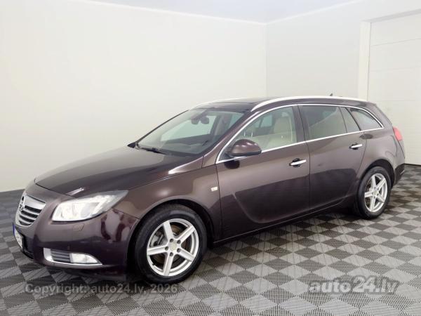 Brown Opel Insignia 2013 in Tallinn, with an engine capacity of 2.00 L and mileage of 334 thousand km for 1499 €, photo 2 on AUTOMOTO.COM.LV